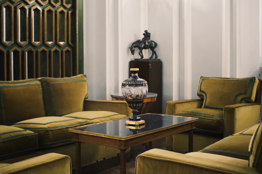 How to Perfectly Blend Modern and Vintage Furniture for Timeless Inter ...